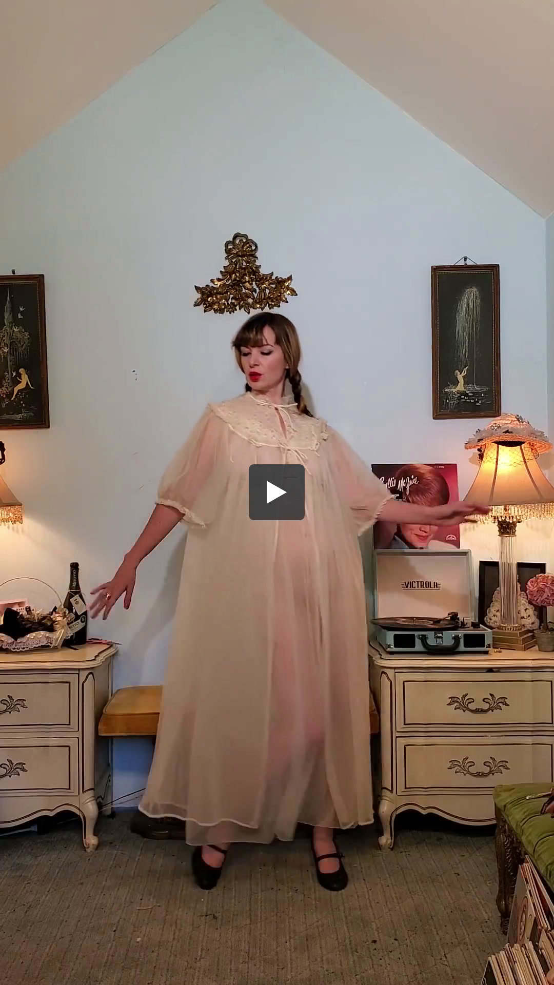 20200522_162941.mp4 | Dainty Rascal Dancing